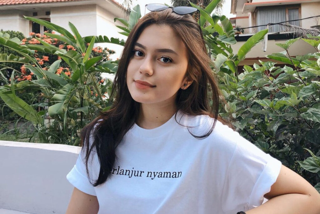 Apakah Wanita Cantik dan Seksi Itu Harus Putih? - Dzargon