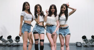 Alasan Mengapa Cewek Suka Pakai Rok Mini dan Hot Pant - Dzargon