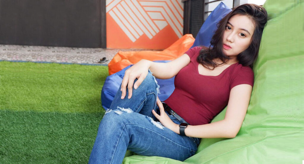 5 Alasan Mengapa Cewek Suka Memakai Pakaian Ketat - Dzargon