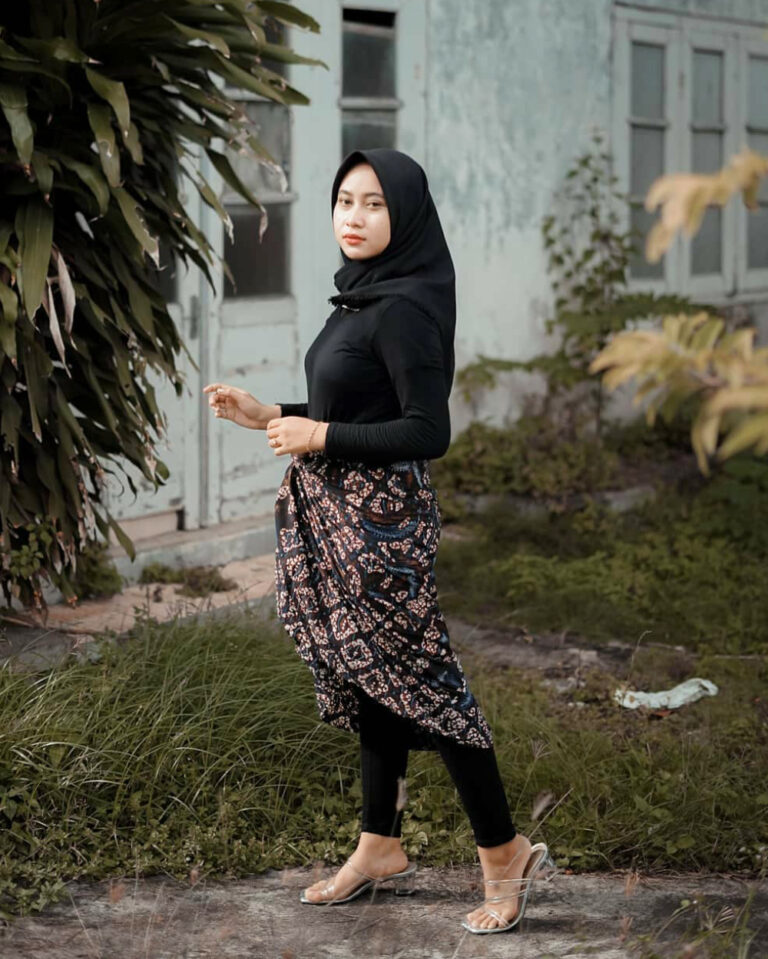 Kumpulan Foto Hijaber Cantik Indonesia Yang Tidak Terkenal Tapi Cantik dan Manis Banget - Dzargon