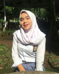 6 Model Hijab Siswi SMA yang Lucu dan Cantik Abis - Dzargon