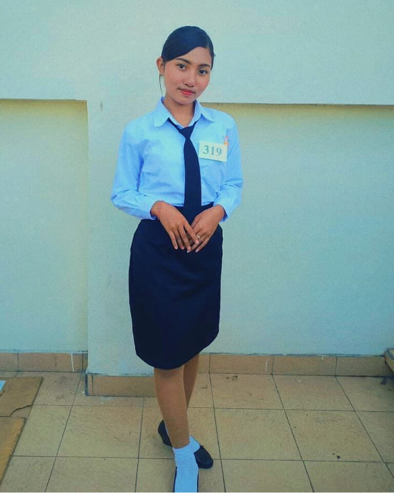 Gaya Seragam Siswi SMA yang Gaul tapi Tetap Ikuti Aturan Sekolah - Dzargon