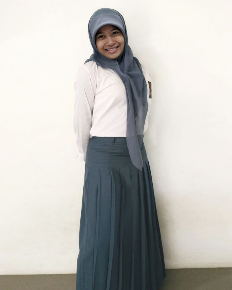 Gaya Seragam Siswi SMA yang Gaul tapi Tetap Ikuti Aturan Sekolah - Dzargon