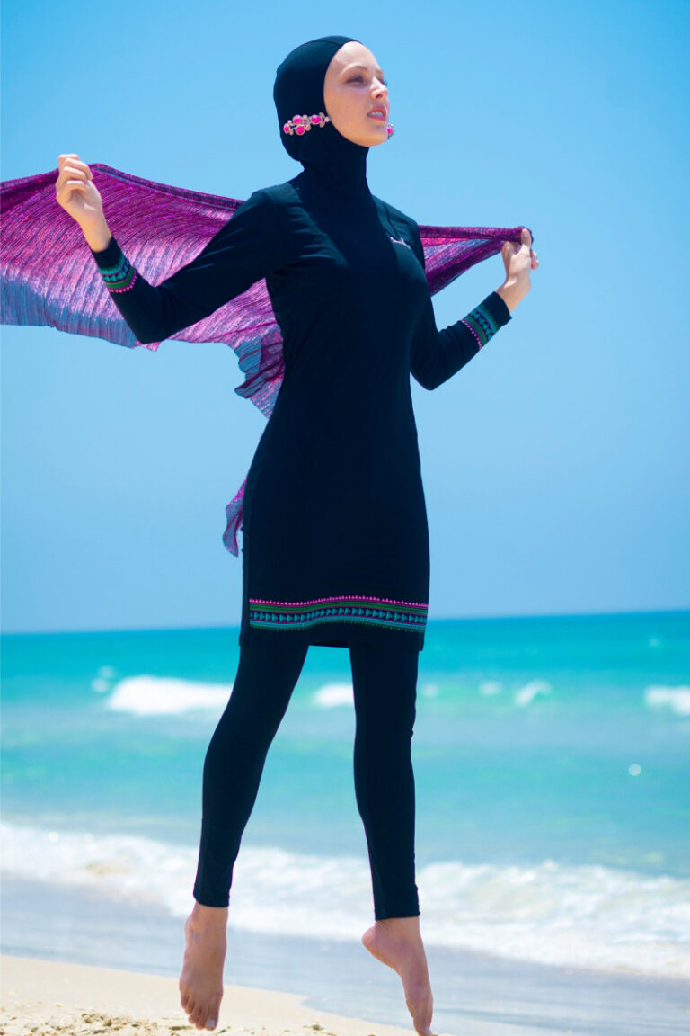 Outfit Hijab Renang dengan Burkini - Dzargon