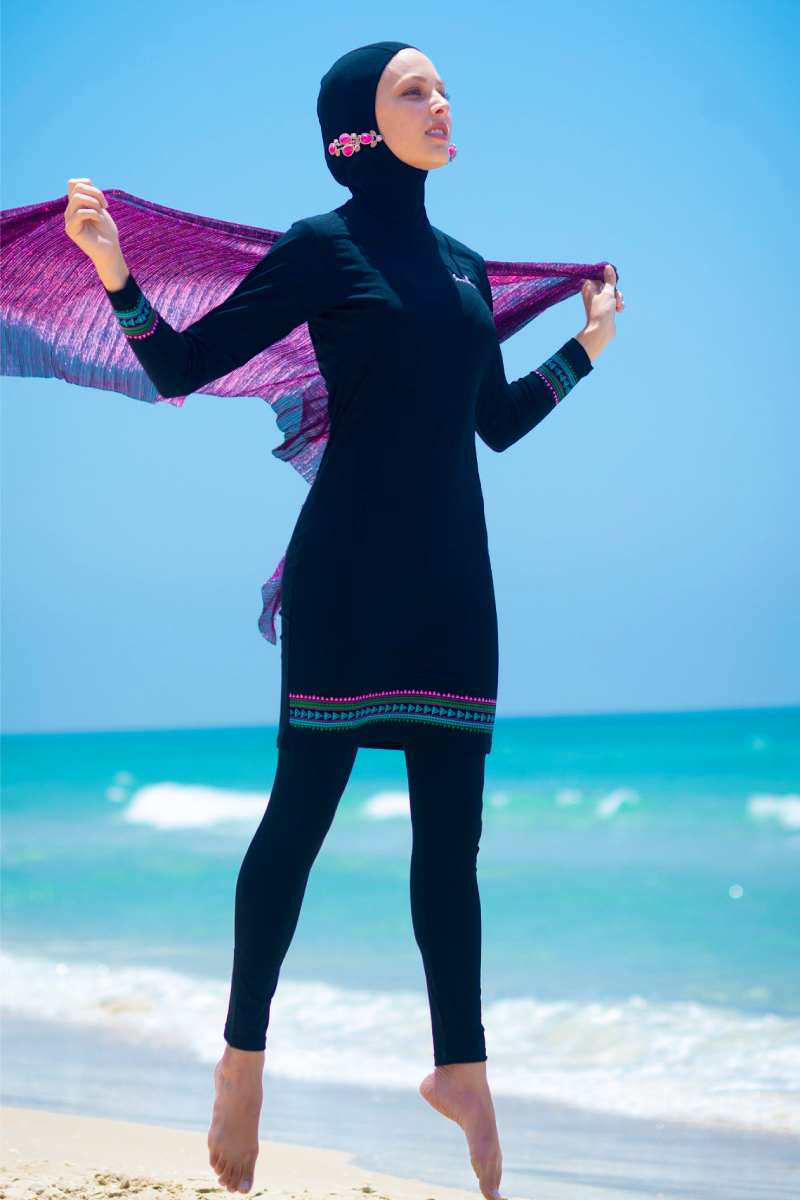 Outfit Hijab Renang dengan Burkini - Dzargon