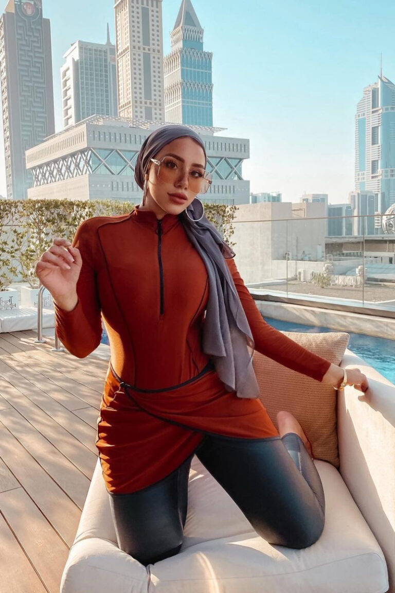 Outfit Hijab Renang dengan Burkini - Dzargon