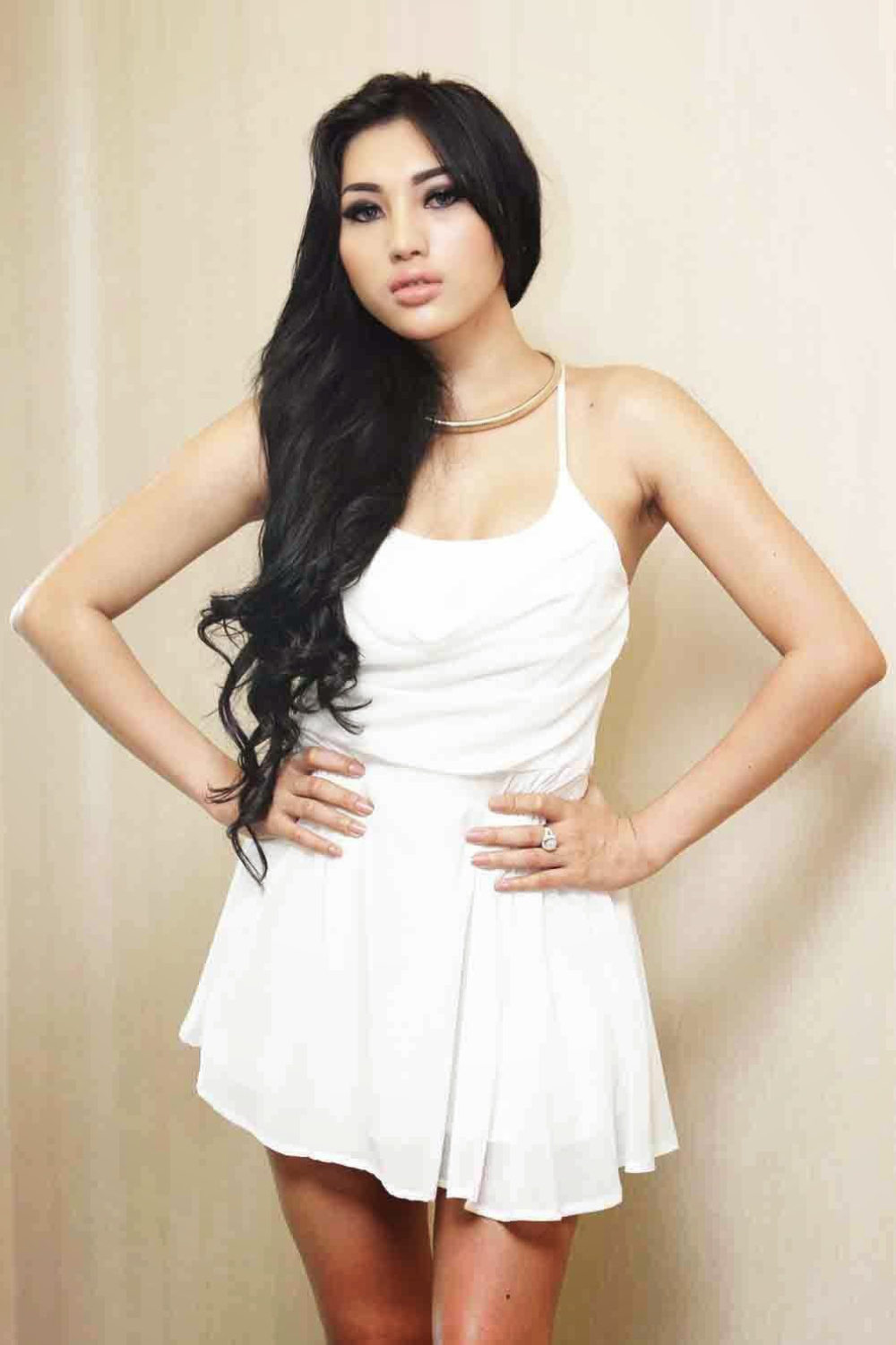 Cicha Claudya - Model Seksi yang Mengawali Karirnya Sebagai Pramugari ...