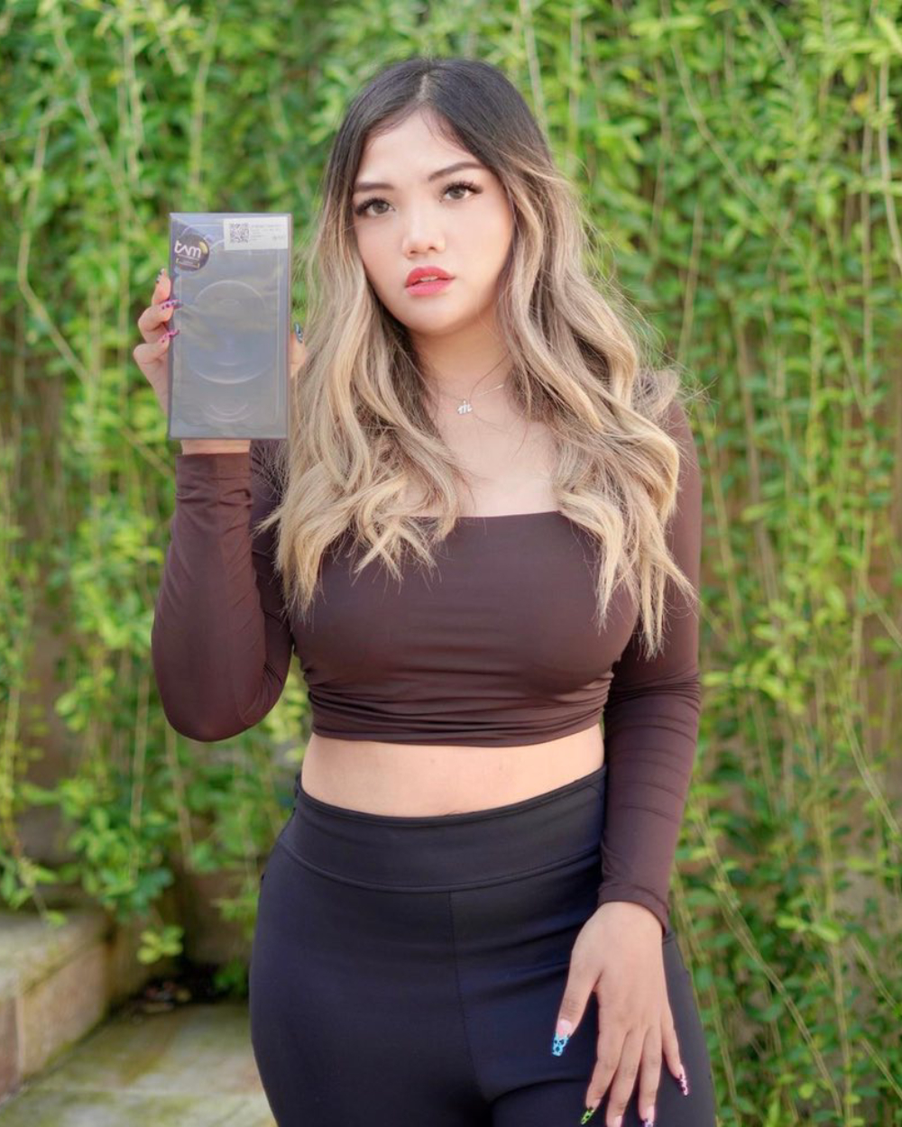 Foto Seksi Angel GoodPonsel - SPG NExt Level yang Doyan Joget TikTok - Dzargon