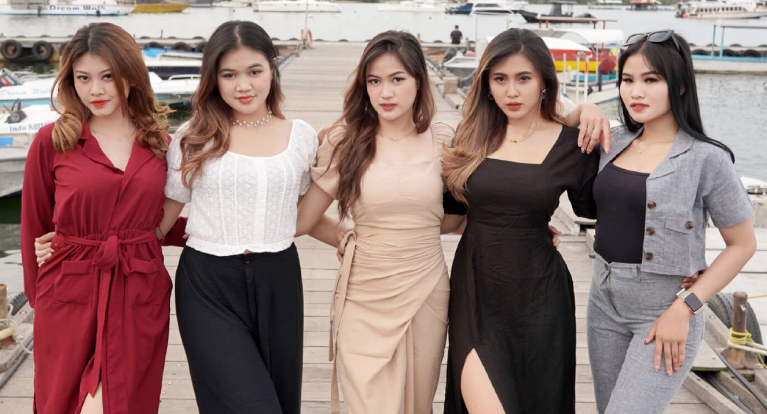 Foto Seksi Angel GoodPonsel - SPG NExt Level yang Doyan Joget TikTok ...