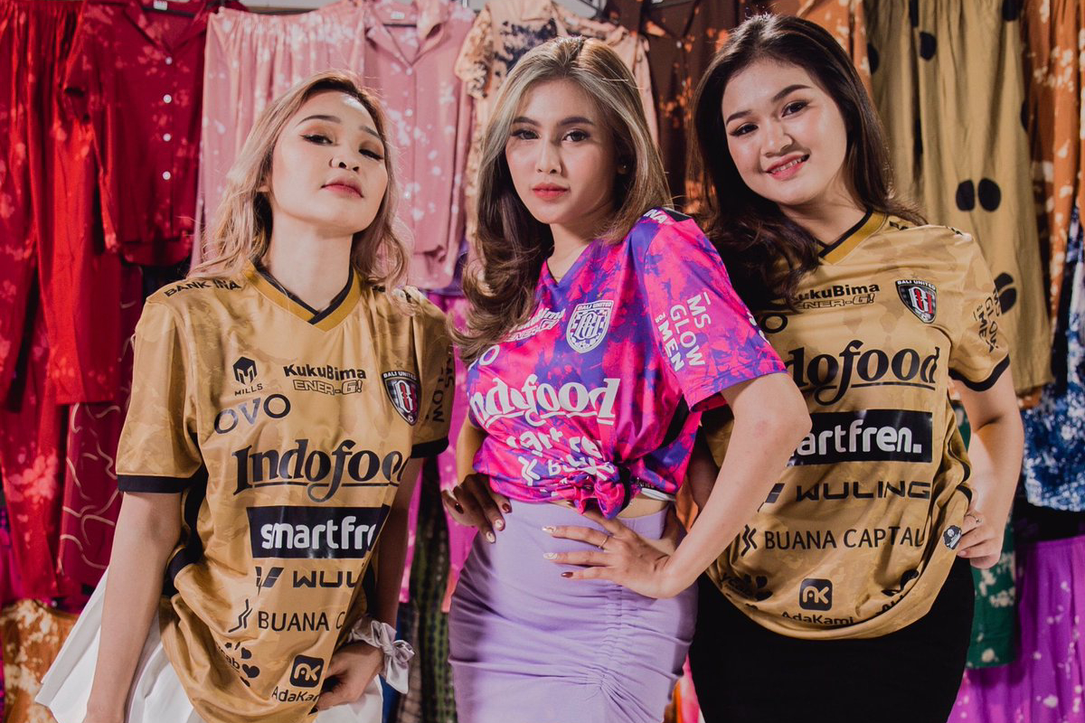 Foto Seksi Angel GoodPonsel - SPG NExt Level yang Doyan Joget TikTok - Dzargon