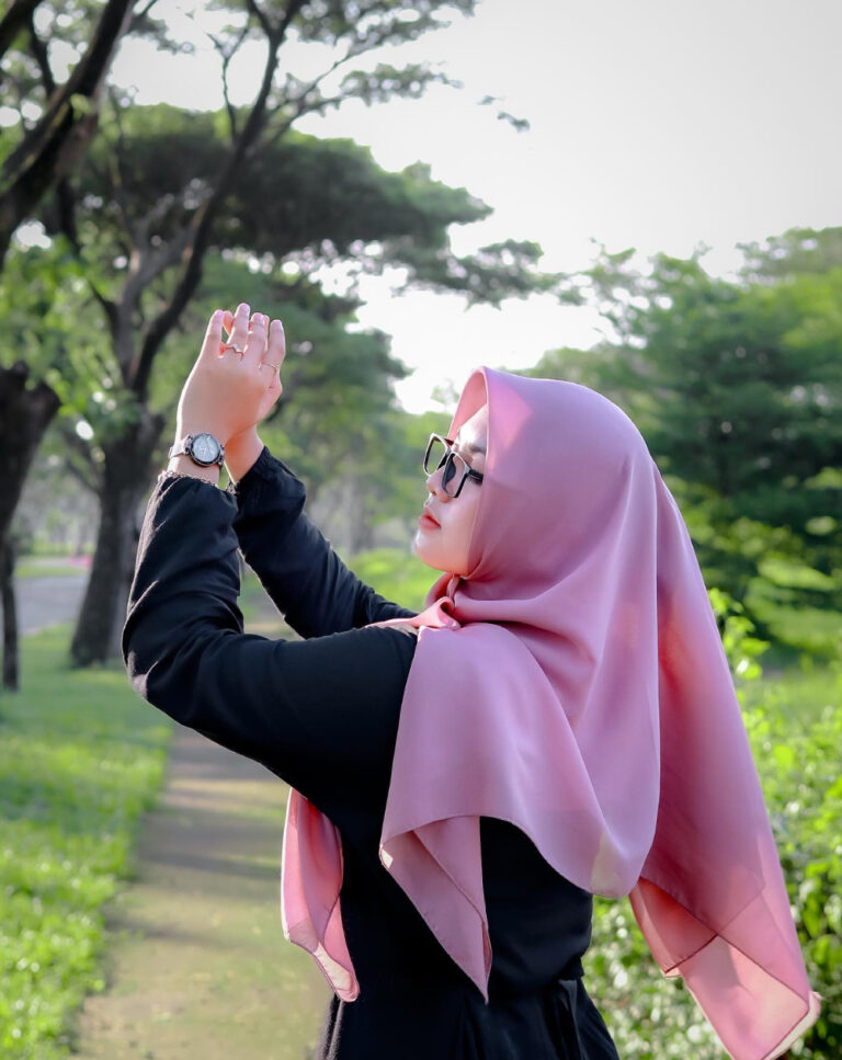 Photoshoot Indri Nurna - Selebgram Hijab Manis - Dzargon