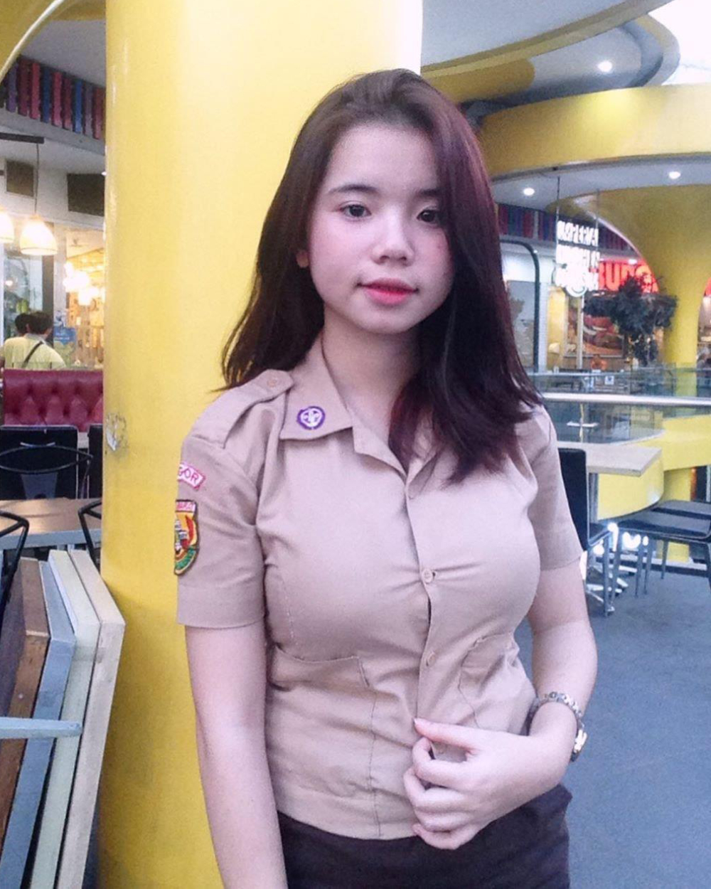 Sisi Negatif Memiliki Payudara Besar - Dzargon