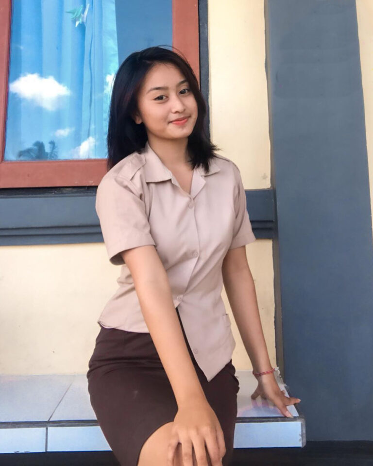 Foto Siswi SMA Pramuka Cantik dan Manis - Dzargon