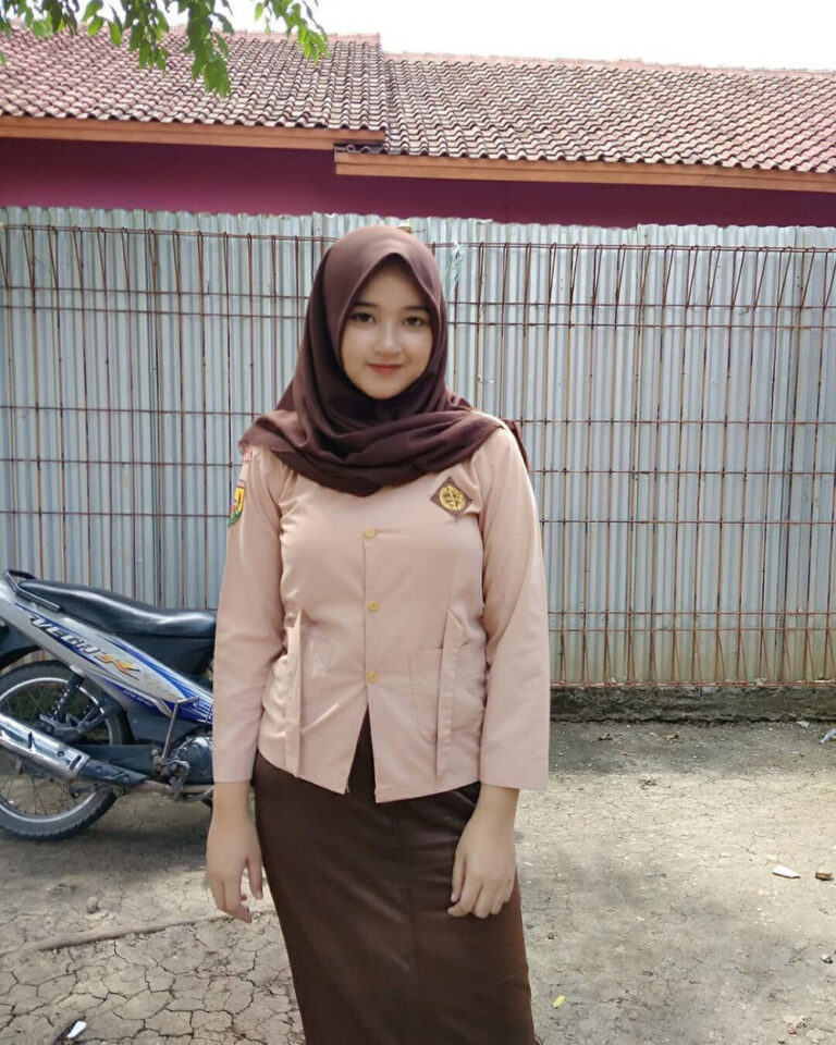 Foto Siswi SMA Pramuka Cantik dan Manis - Dzargon