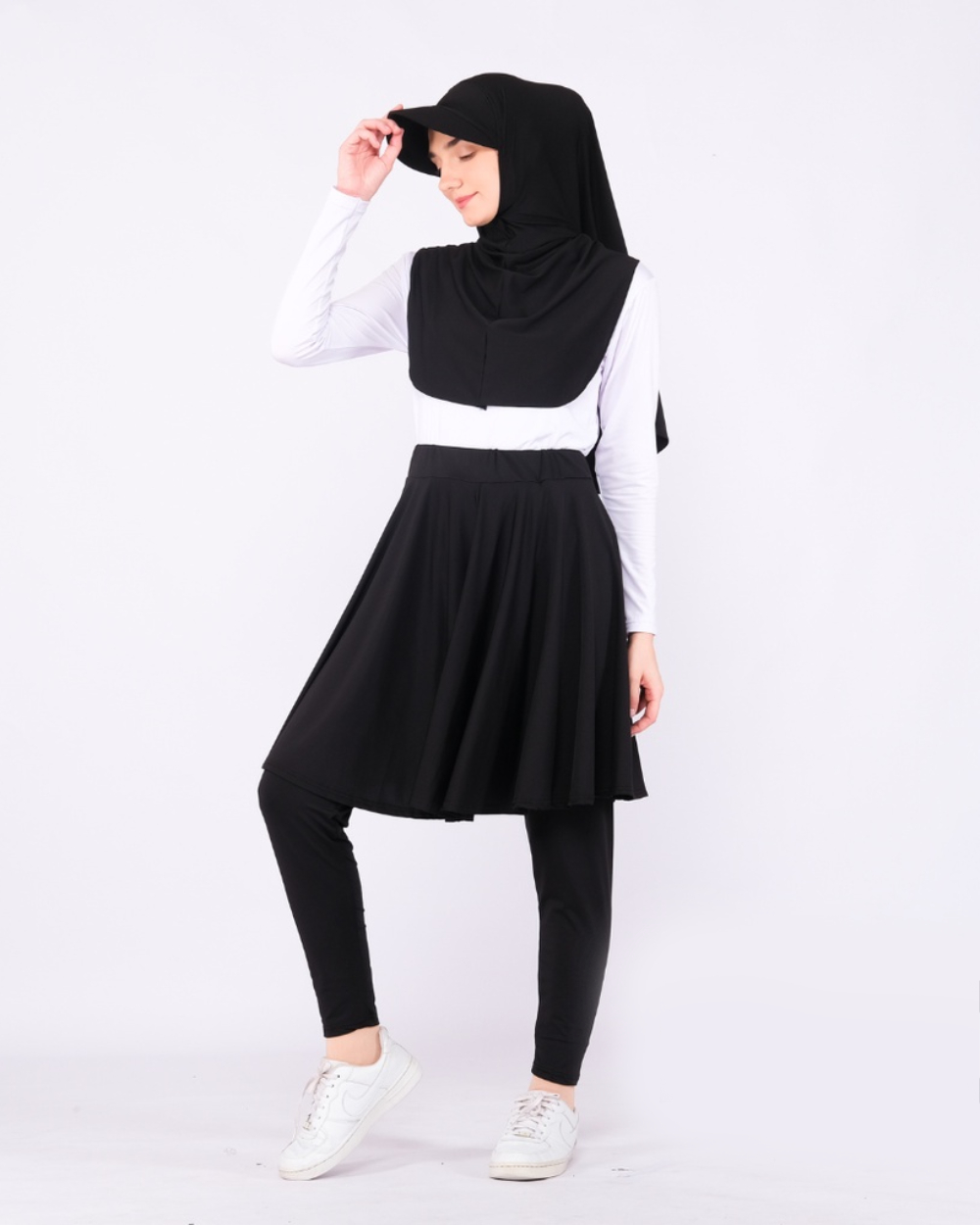 Ide Outfit Jilbab Leging dan Rok Mini Sporty - Dzargon