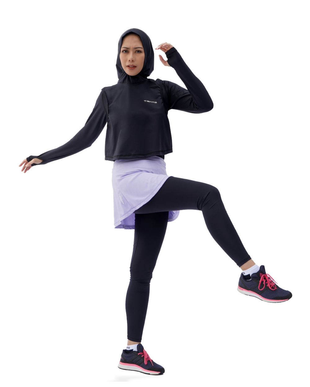 Ide Outfit Jilbab Leging dan Rok Mini Sporty - Dzargon