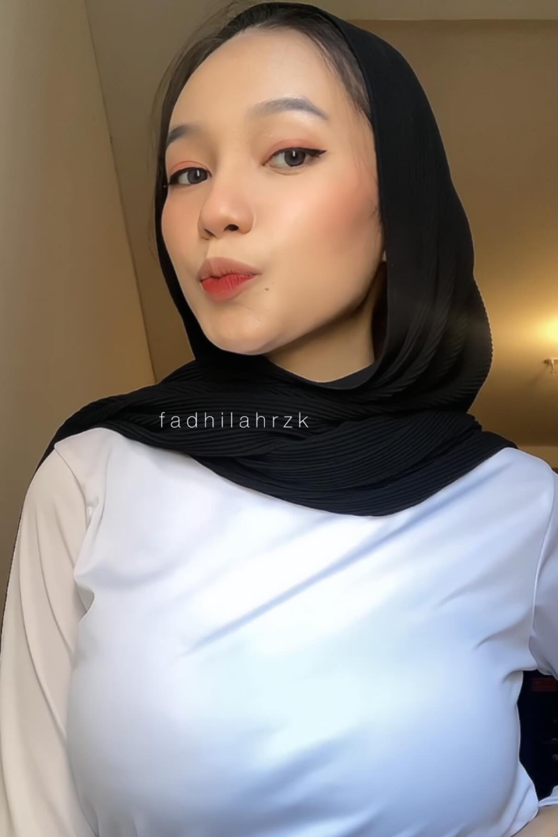 Kumpulan Foto Selebgram Hijab Fadhila Razak Viral - Dzargon