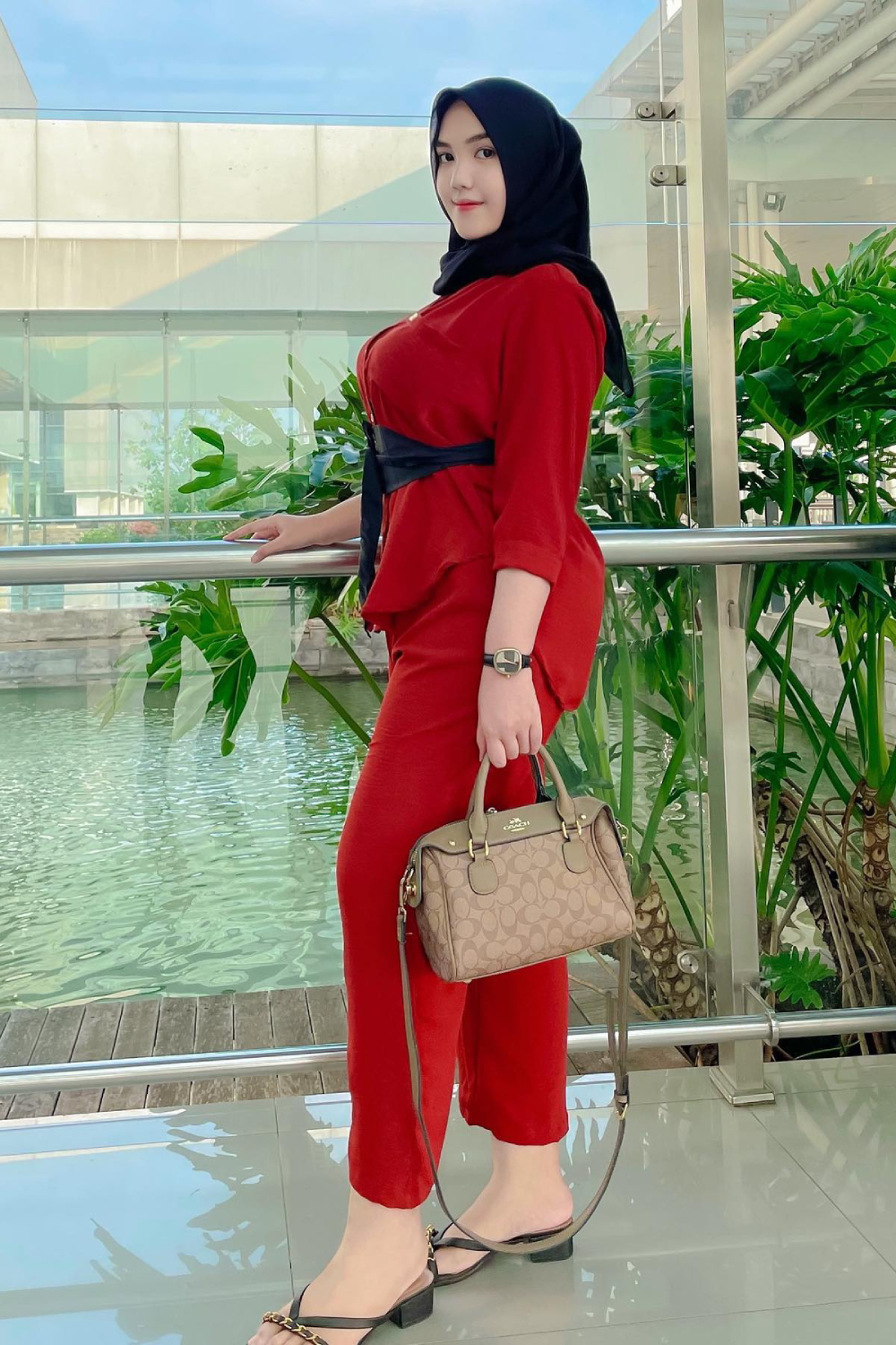 Wulan Indriyani - Selebgram Hijab Yang Super Cantik - Dzargon