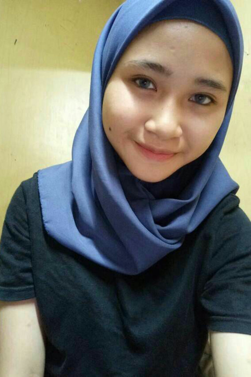 Galeri Foto Nurul Nafisha Cewek Tudung Malay Manis - Dzargon