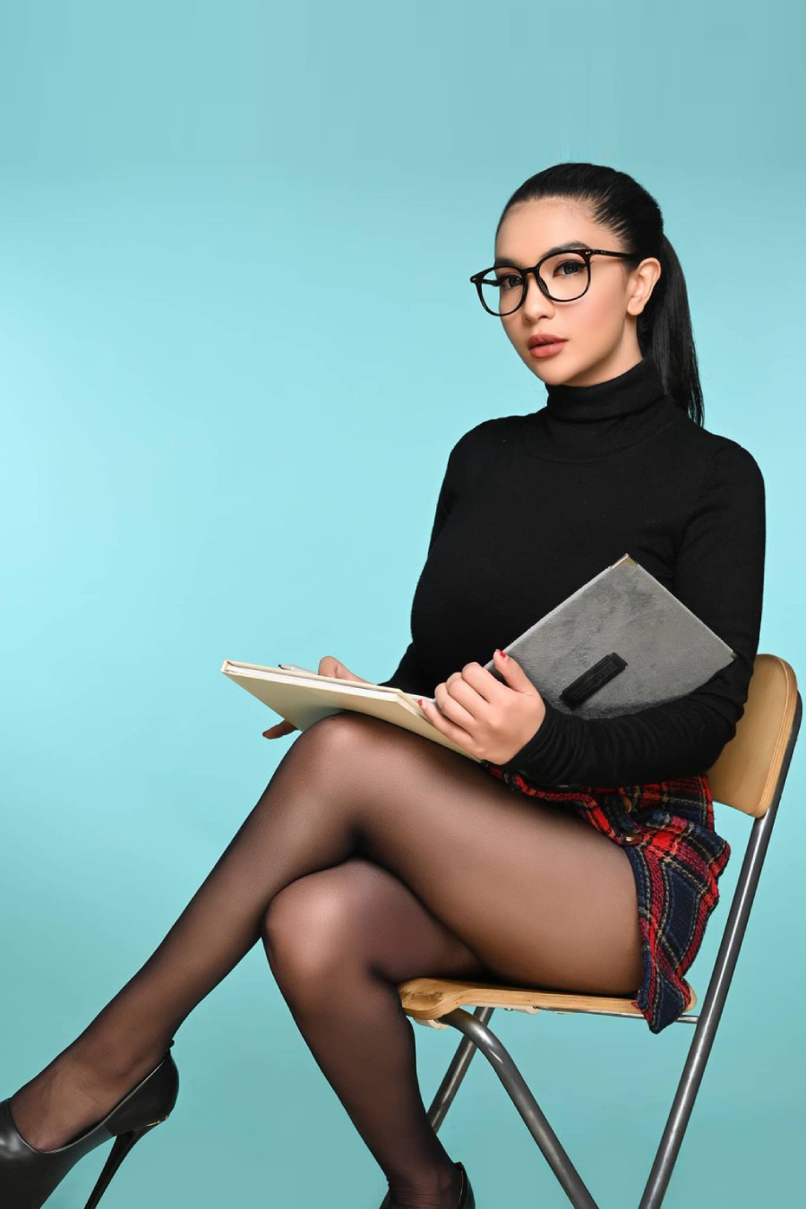 Photoshoot Seksi Siva Aprilia - Dari Model Hunting Bareng Jadi Selebgram Sukses - Dzargon