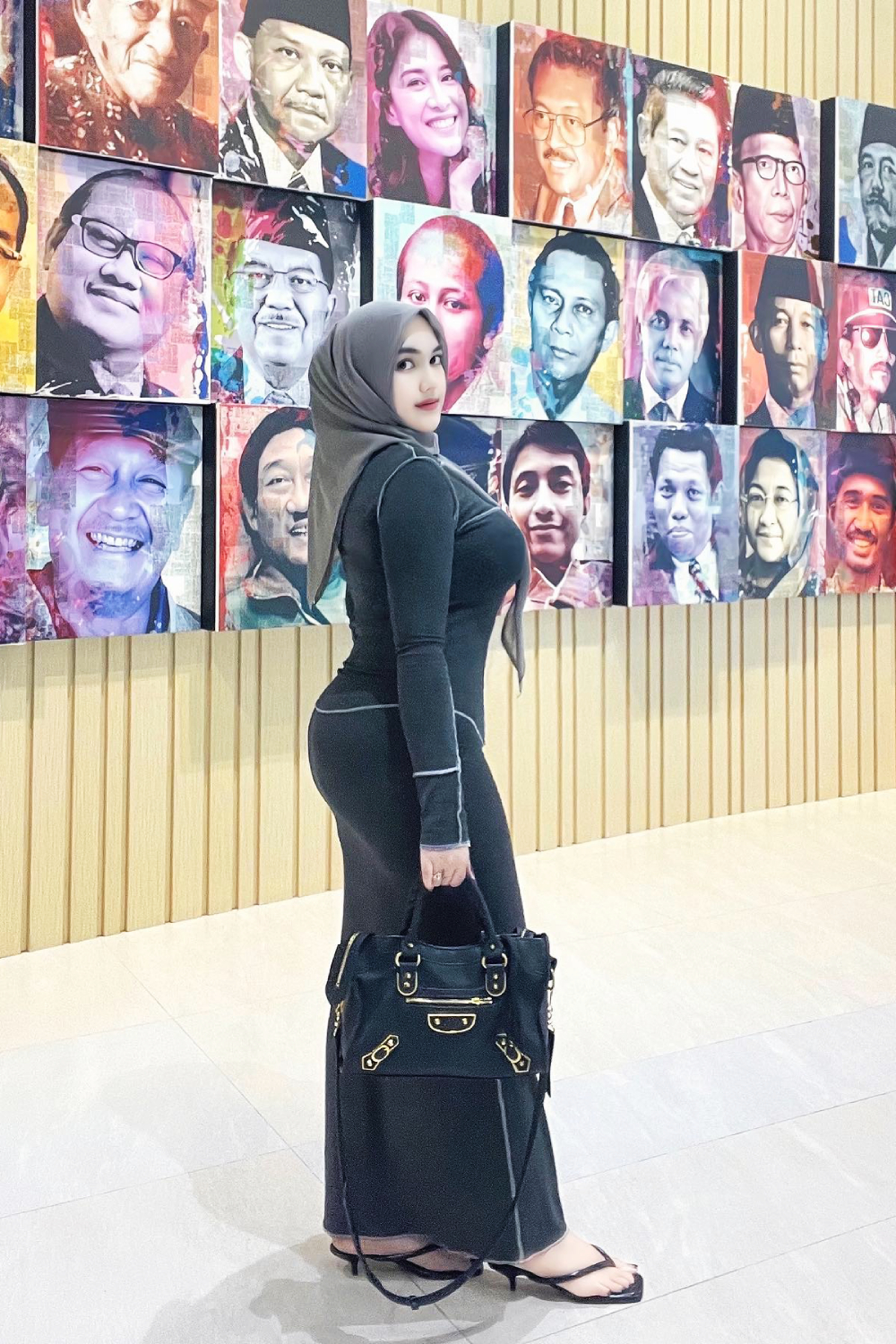 Wulan Indriyani - Selebgram Hijab Yang Super Cantik - Dzargon