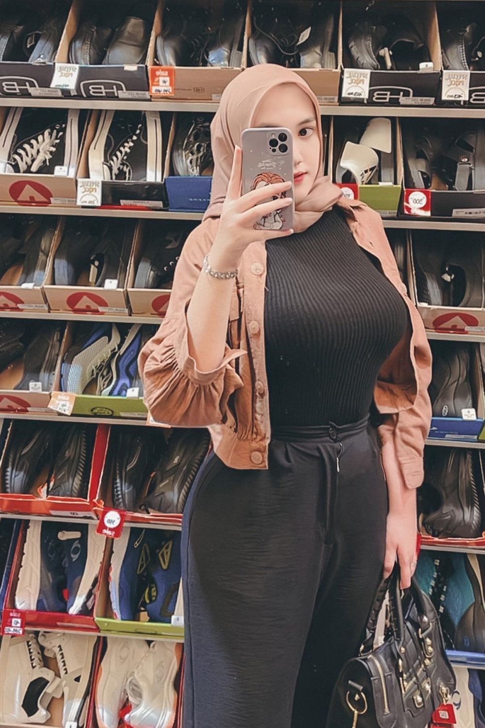 Wulan Indriyani - Selebgram Hijab Yang Super Cantik - Dzargon