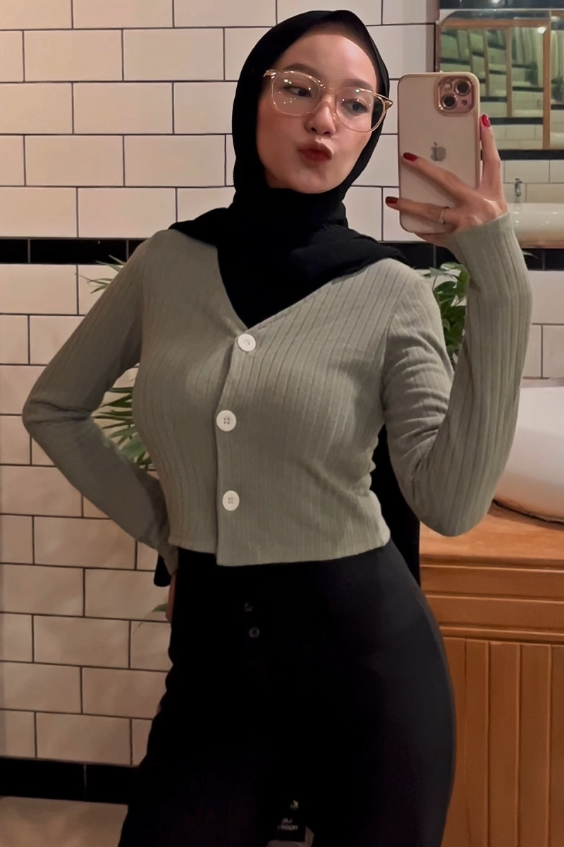 Selfie Miror Viral Fadhila Razak - Dzargon