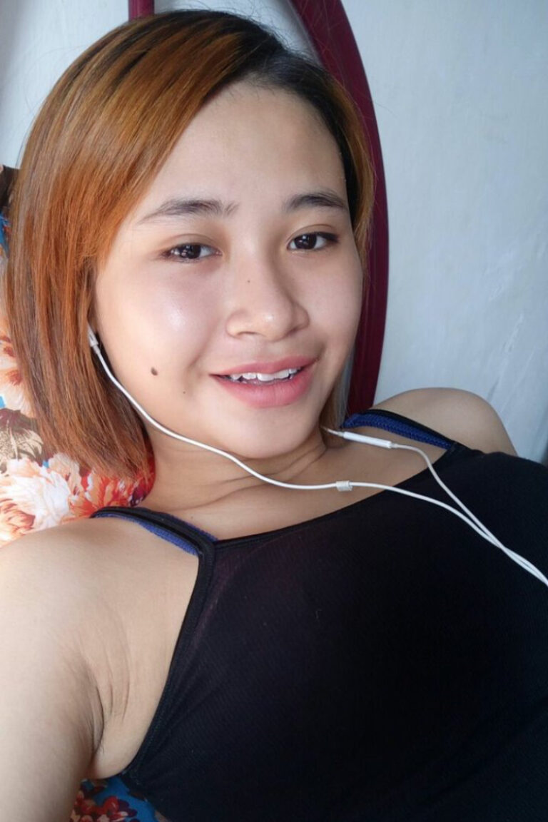 Galeri Foto Nurul Nafisha Cewek Tudung Malay Manis - Dzargon