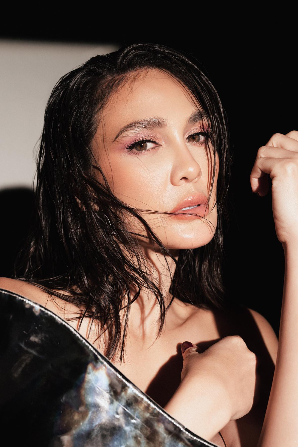 Sensual Look Luna Maya in Perfect Teasing Eye - Dzargon