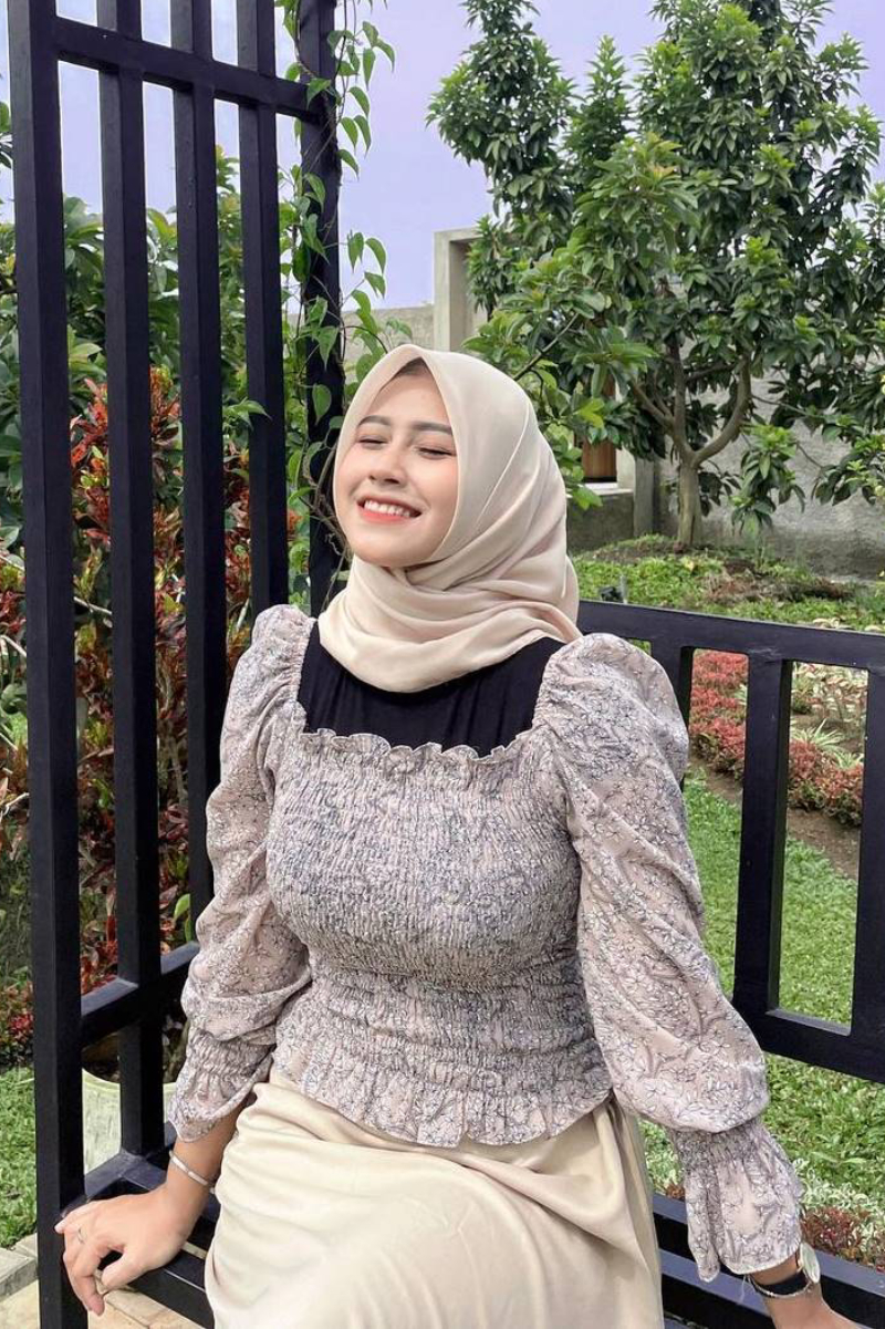 Maharra Ozra - Selebgram Hijab dan Model Karang yang Super Cantik dan Manis - Page 2 of 3 - Dzargon