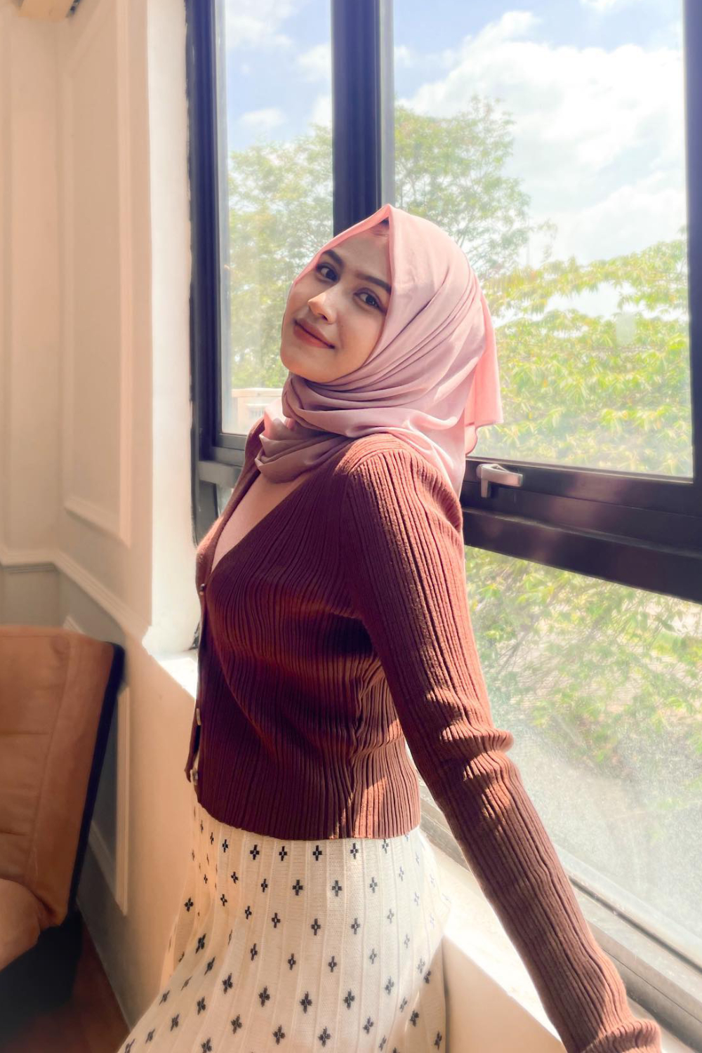 Maharra Ozra - Selebgram Hijab dan Model Karang yang Super Cantik dan Manis - Page 2 of 3 - Dzargon