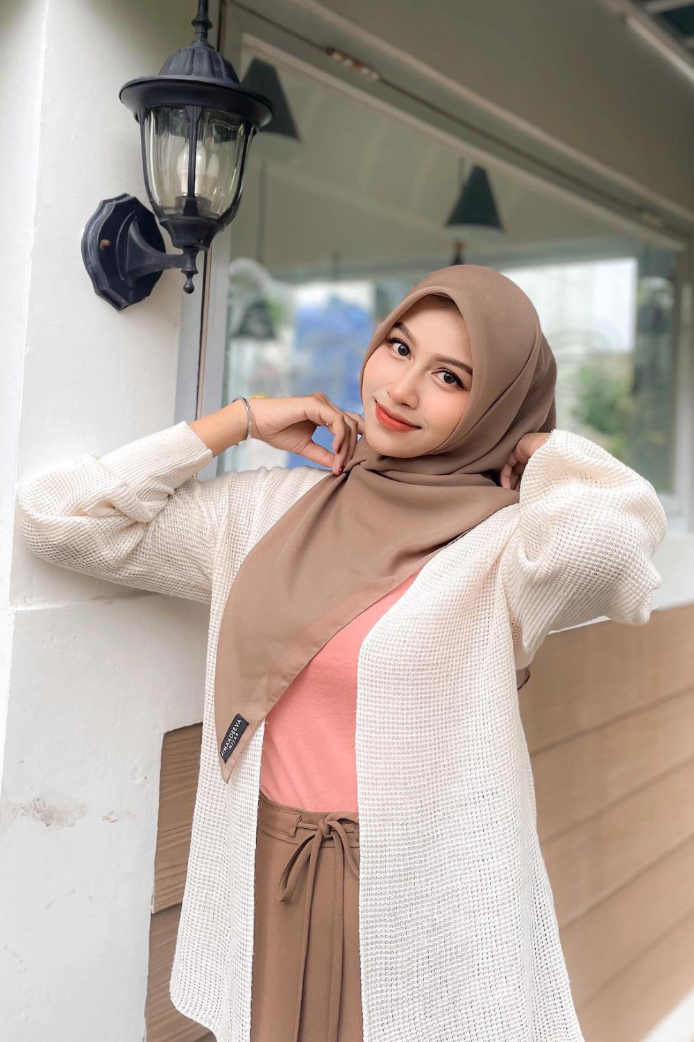 Maharra Ozra - Selebgram Hijab dan Model Karang yang Super Cantik dan Manis - Dzargon