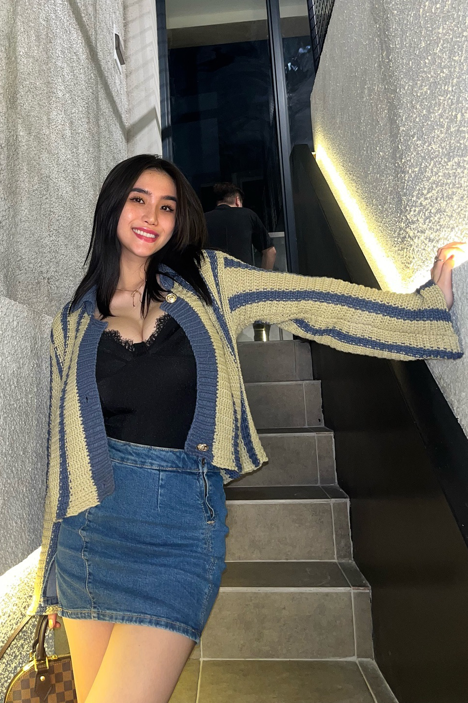 Galeri Foto Seksi Anastasya Khosasih - Dzargon