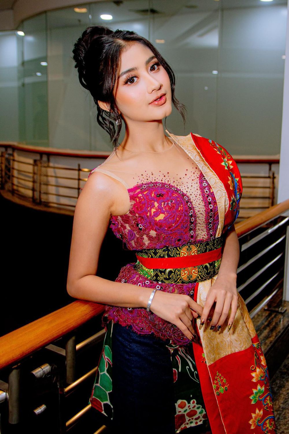 Koleksi Foto Biduan Seksi dan Super Cantik - Ghea Youbi - Dzargon