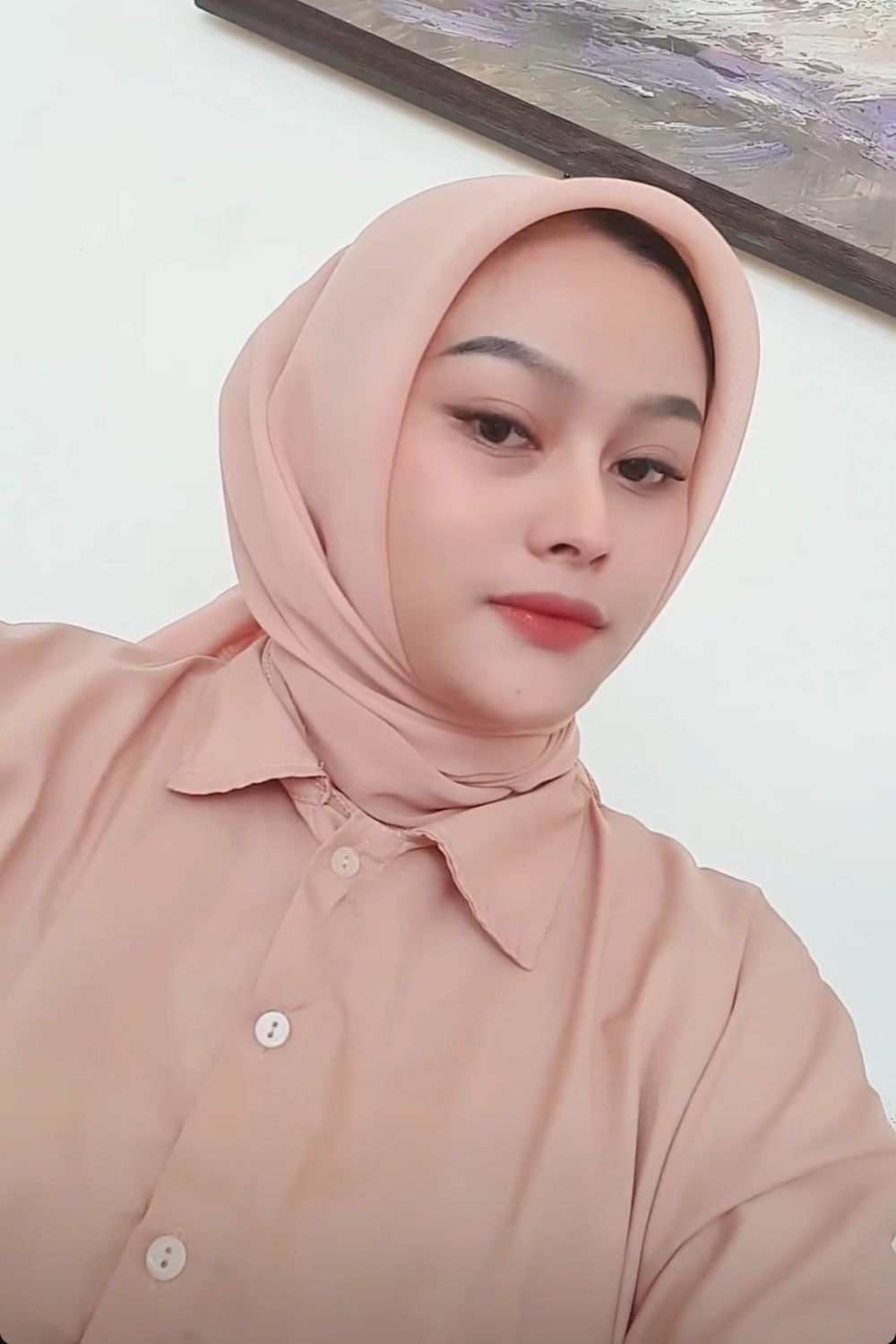 Ai Lailatu Romdon - Cewek Manis dengan Tatapan Mata Seksi - Dzargon