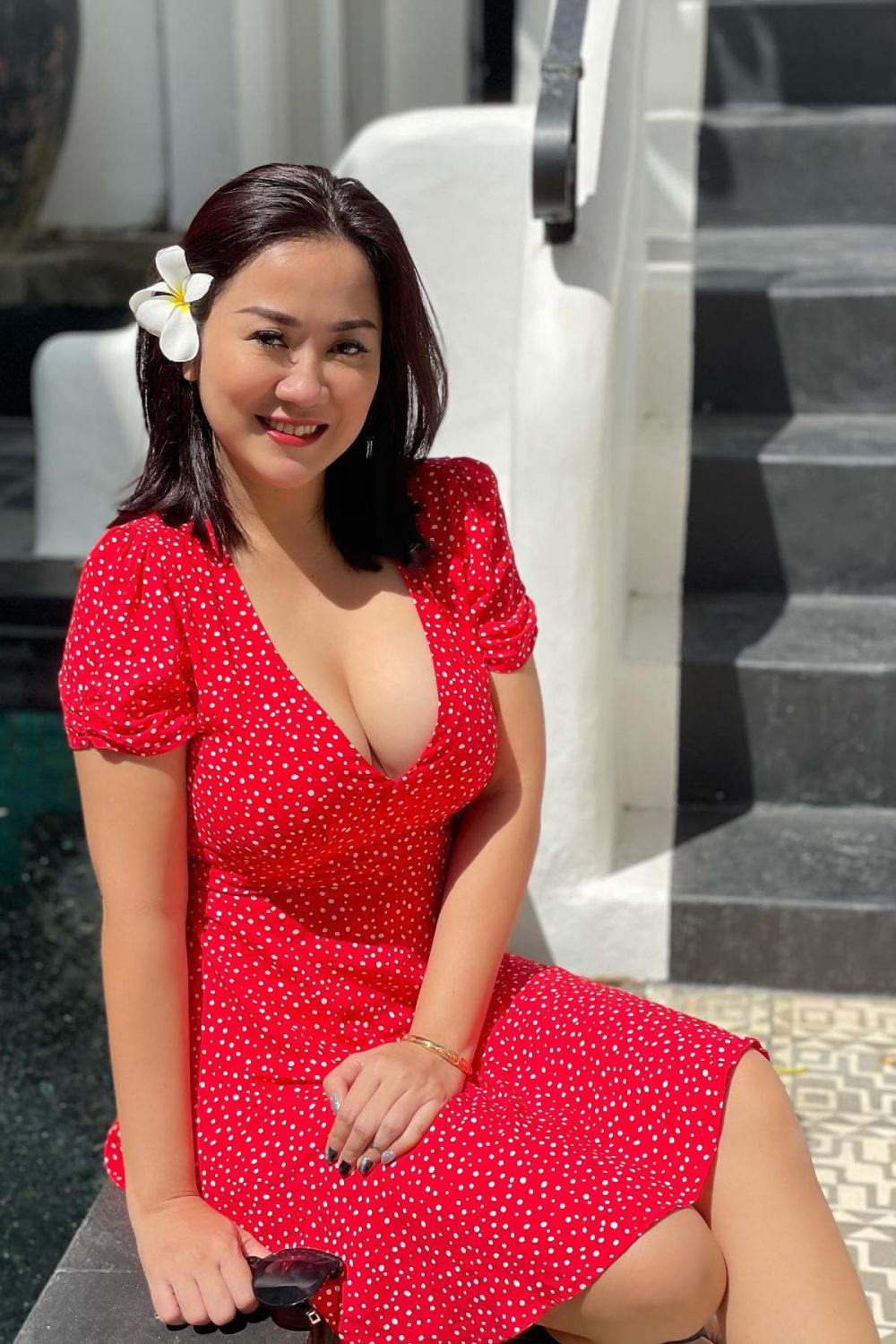 Koleksi Foto Seksi Tante Ernie - Dzargon