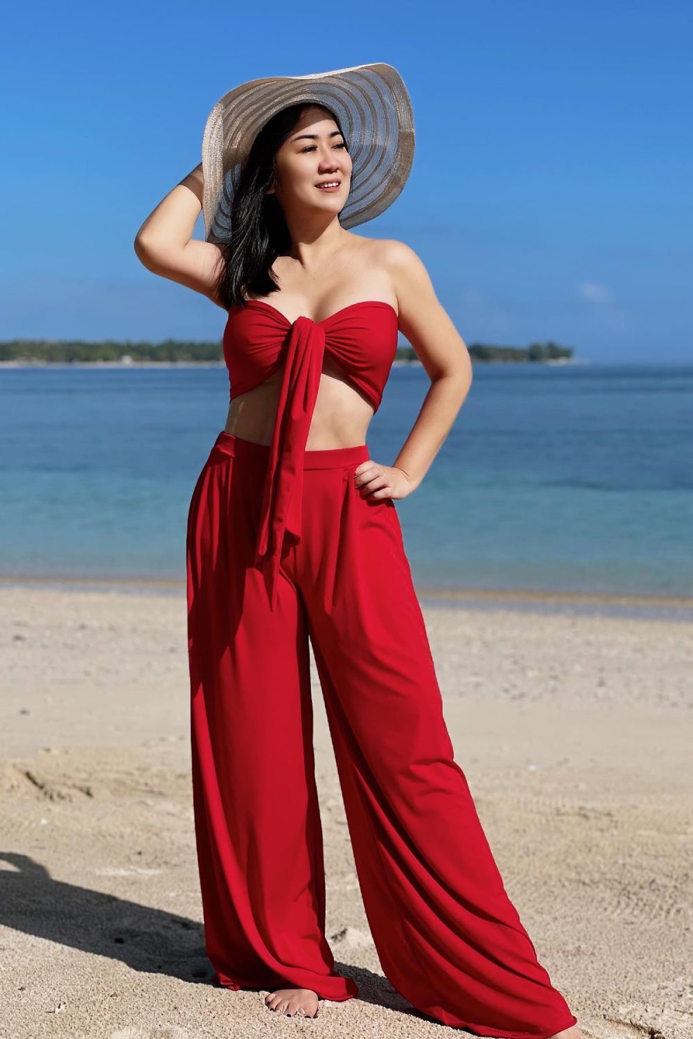 Koleksi Foto Seksi Tante Ernie - Dzargon