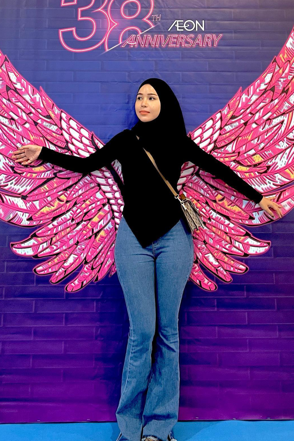 Mia Razak - Selebgram Hijab Melayu yang Senyum Manis - Dzargon