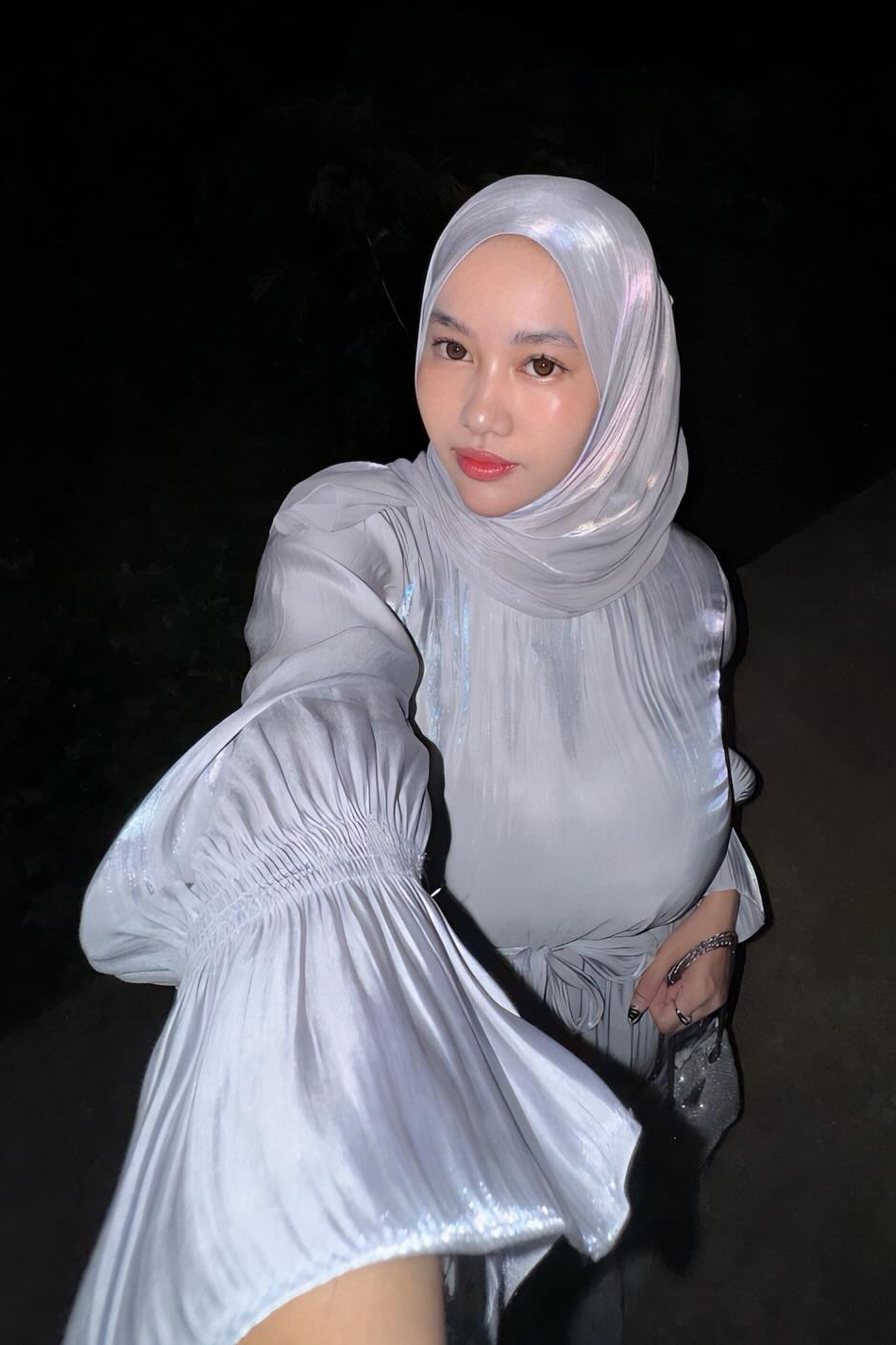 Elvara Lutfi Caliva Pamer Body Seksi Dalam Balutan Hijab - Page 2 of 2 ...